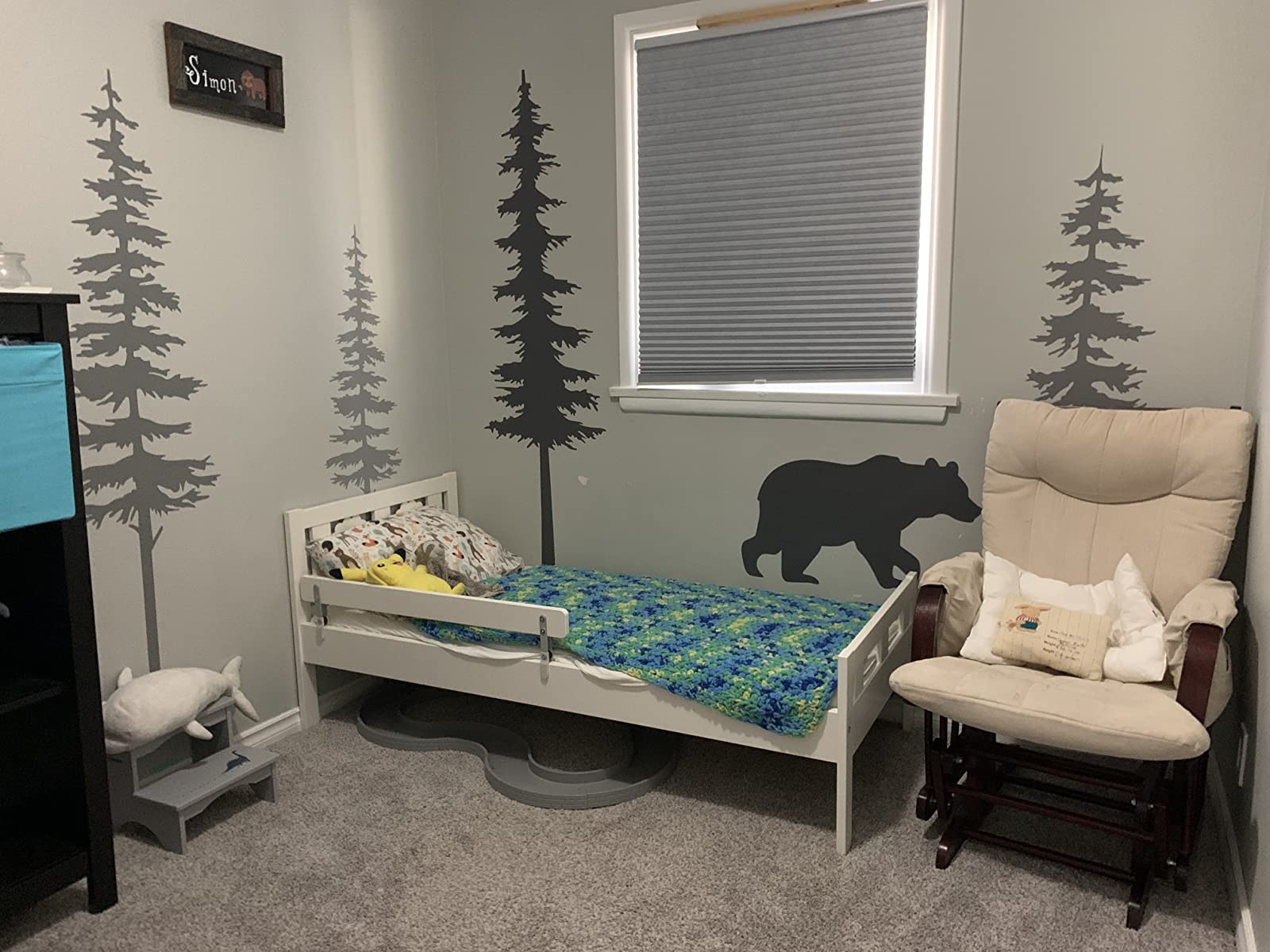 N.SunForest Nursery Wall Decals Pine Tree Stickers with Large Bear Removable Wall Mural Stickers Nursery Tree Art Nature Decals for Kid's Room Bedroom Home Decoration