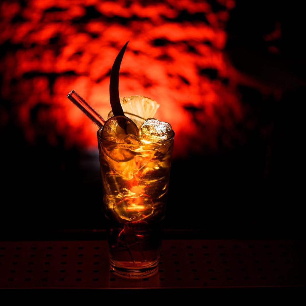 ALINK Short Bent Glass Straws, 6 in x 10 mm Reusable Clear Glass Curved Cocktail Straws for Whiskey, Coffee, Soda, Water, Pack of 8 with Brush