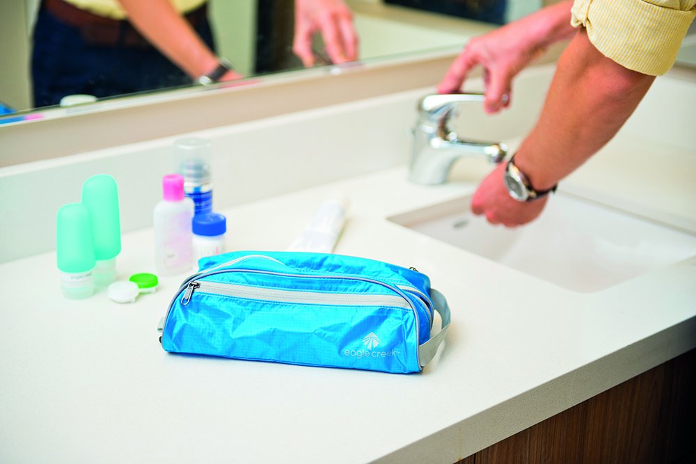 eagle creek Pack-It Specter Quick Trip Travel Toiletry Bag - Compact and Durable Organizer with Easy Open Full Zip Opening and Grab Handle for Hanging, Brilliant Blue - One Size