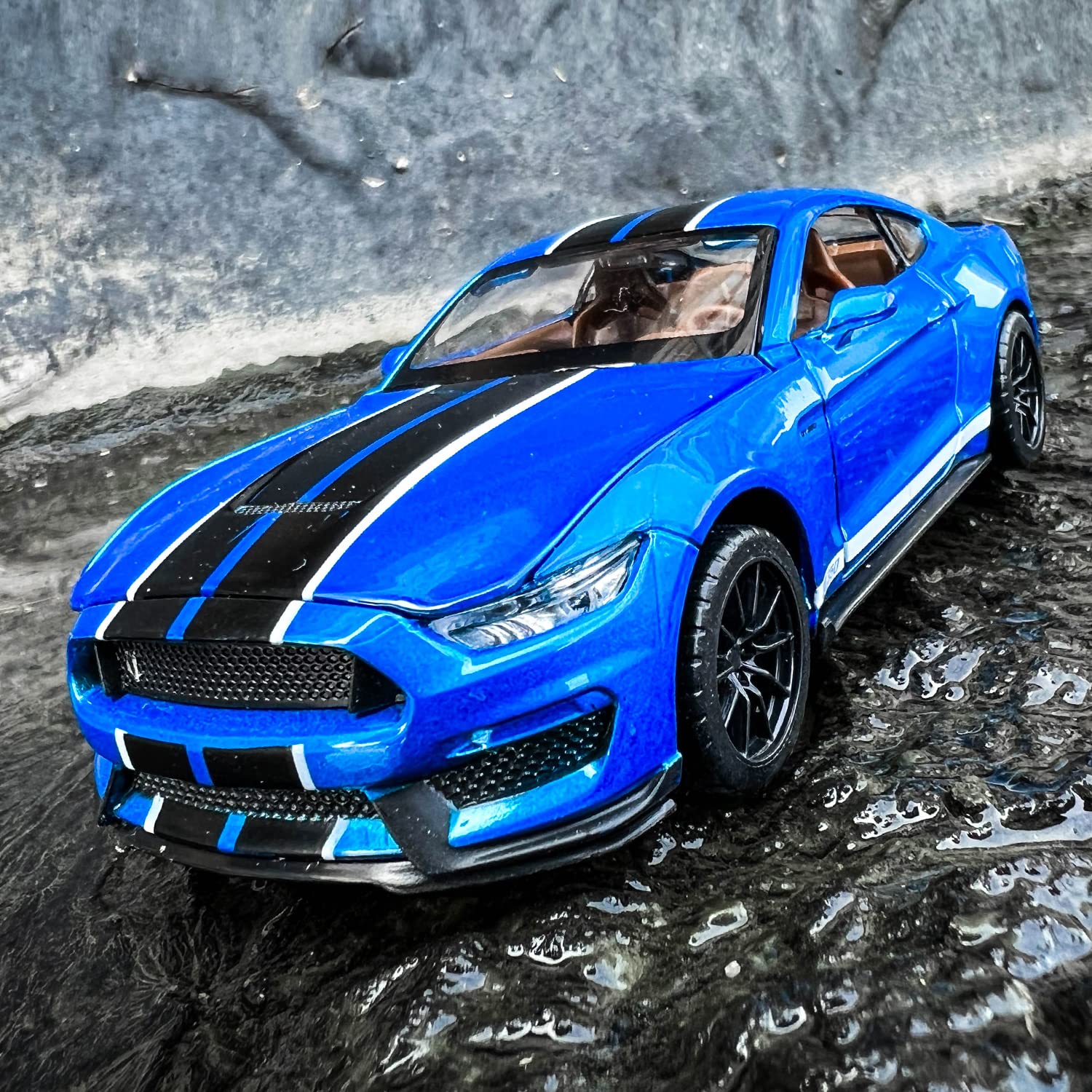 WAKAKAC Diecast Car1/32 Shelby GT350 Model Car Pull Back Collectible Toy Car with Sound and Light Toy Vehicle for Boys Adults Gift (Blue)