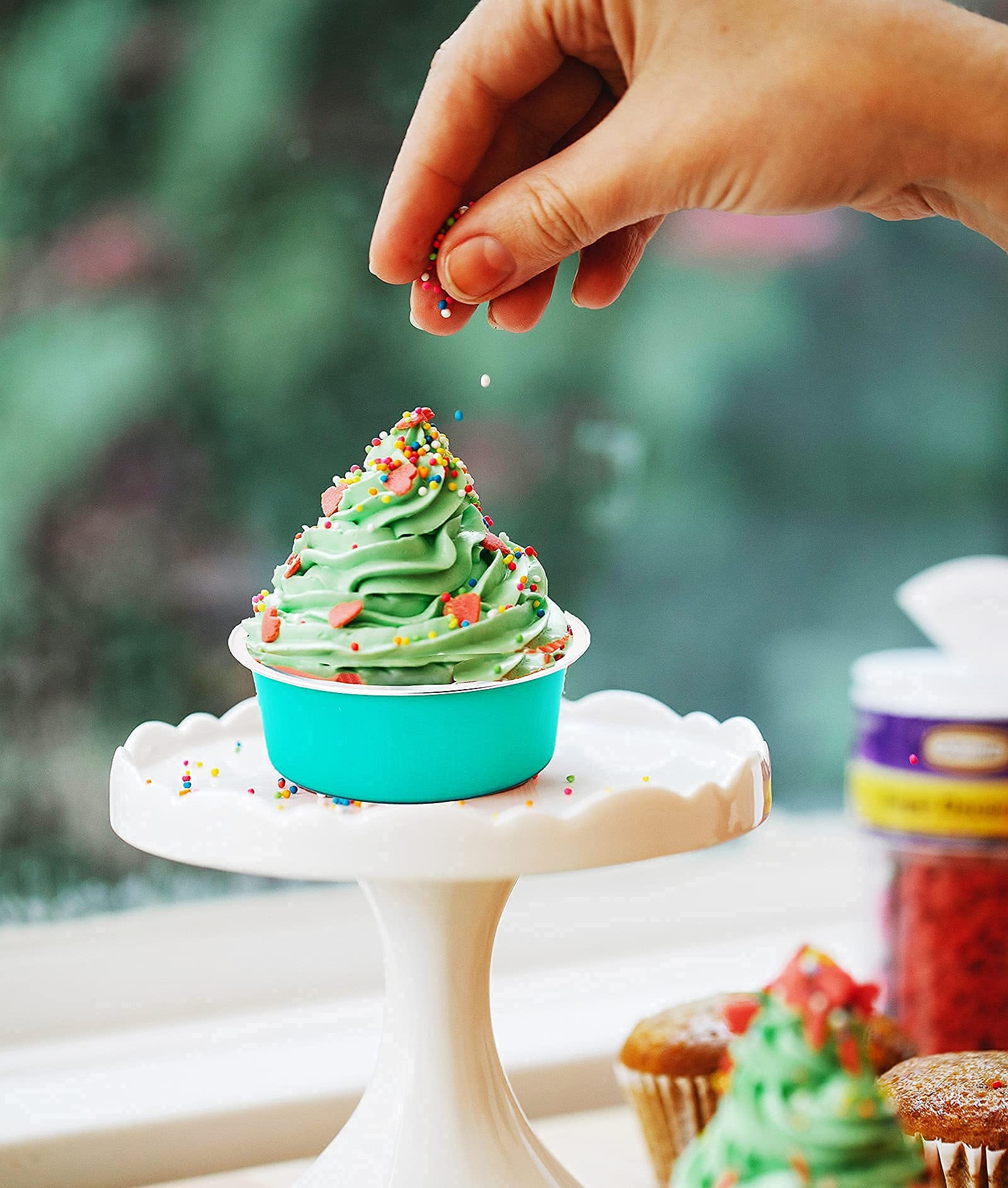 All In One Foil Liners, Yuiviot Aluminum Baking Cups with Lids 60Pack, 4-Inch 5oz Foil Cupcake and Muffin Liner, 60 Cups and 60 Lids(4 Types In 1 Package) for Ramekin, Pie, Cupcake Holder Tin Pan
