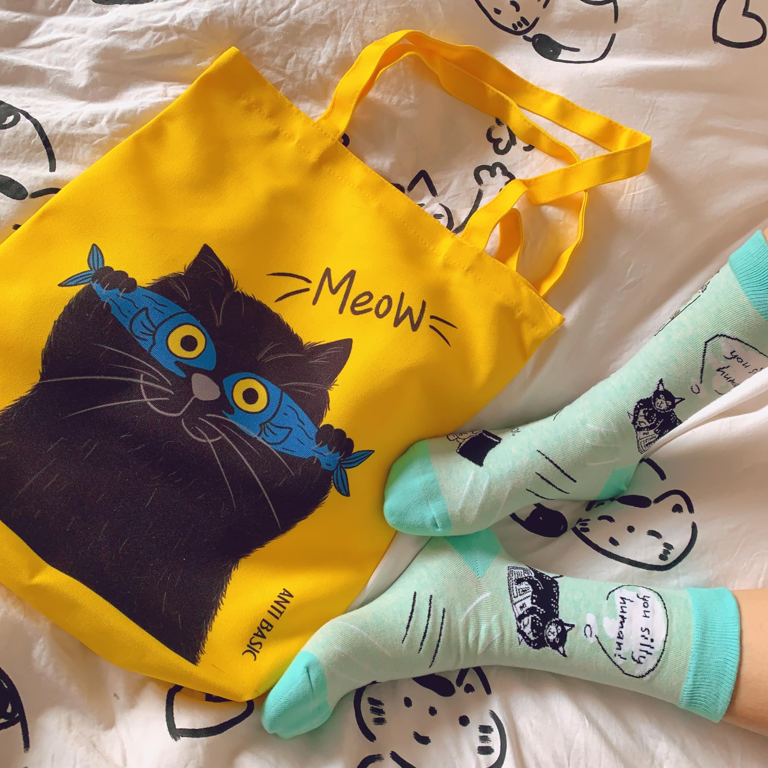ANTI BASIC Cat Canvas Tote Bag for Women with Inner Pocket-Novelty Patterns Reusable Grocery Bag (cats&books), Large