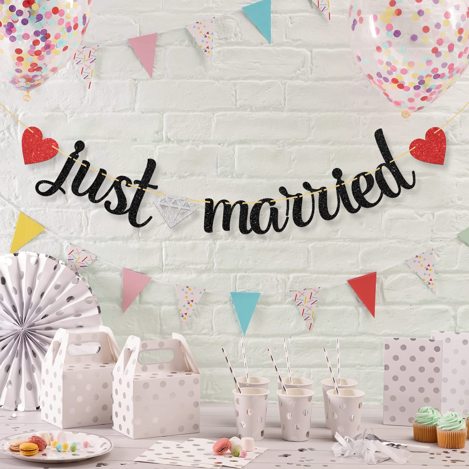 Just Married Banner, Wedding/Engaged Party Decorations, Shining Bridal Shower Banner, Mr And Mrs Romantic Wedding Party, Black Red