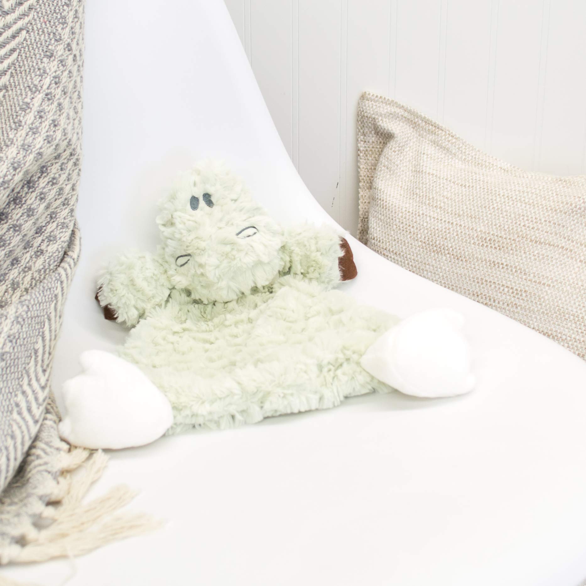 DEMDACO Arnie Alligator Mint Green Children's Plush Rattle Blankie