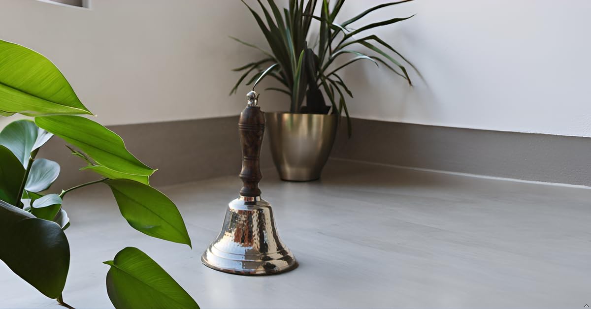 Brass Hand Call Bell, Heavy Duty, Very Loud Sound, Brass Dinner Bell Ideal Gift for Home Office, School, Teacher, Nautical, Spa, Aromatherapy