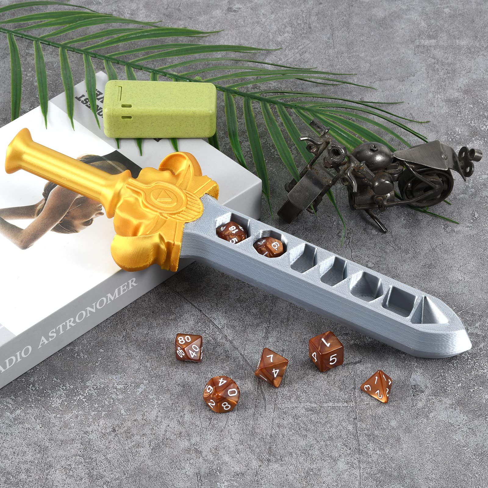Dice Dagger with 7PCS D20 Dice Dungeons and Dragons Dice Set DND Dice Holder Polyhedral Dice Gift Sword D&D Dice Scabbard Dice Box Sword Dagger Polyhedral Dice Storage Dice D20 Brown