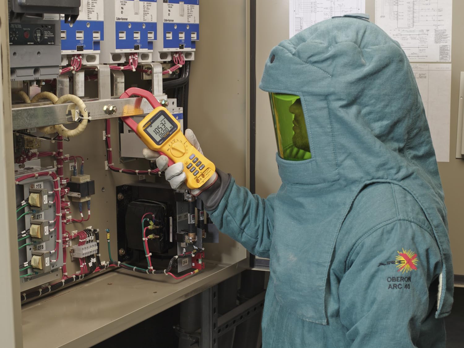 Fluke 355 True RMS Clamp-Meter, 2,000A AC/DC, Conductors to 58mm, Voltage, Frequency, and Resistance Measurement