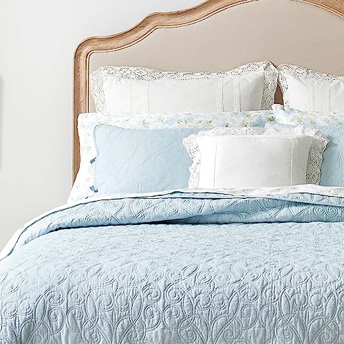 Laura Ashley King Size Quilt Set Cotton Reversible Bedding with Matching Shams, Ideal for All Seasons & Pre-Washed for Added Softness, Breeze Blue