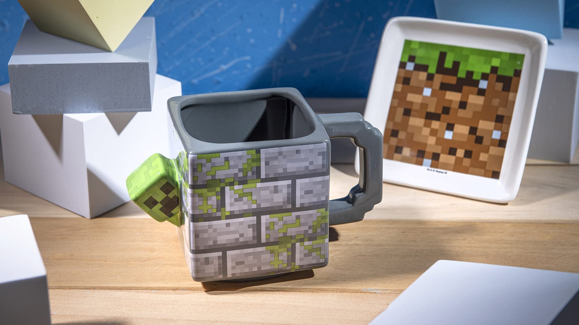 Zak Designs Minecraft Ceramic Sculpted Mug and Plate Set for Coffee, Tea, Breakfast or Dessert, 3D Character Collectible Keepsake (2-Piece, Non BPA, Creeper)