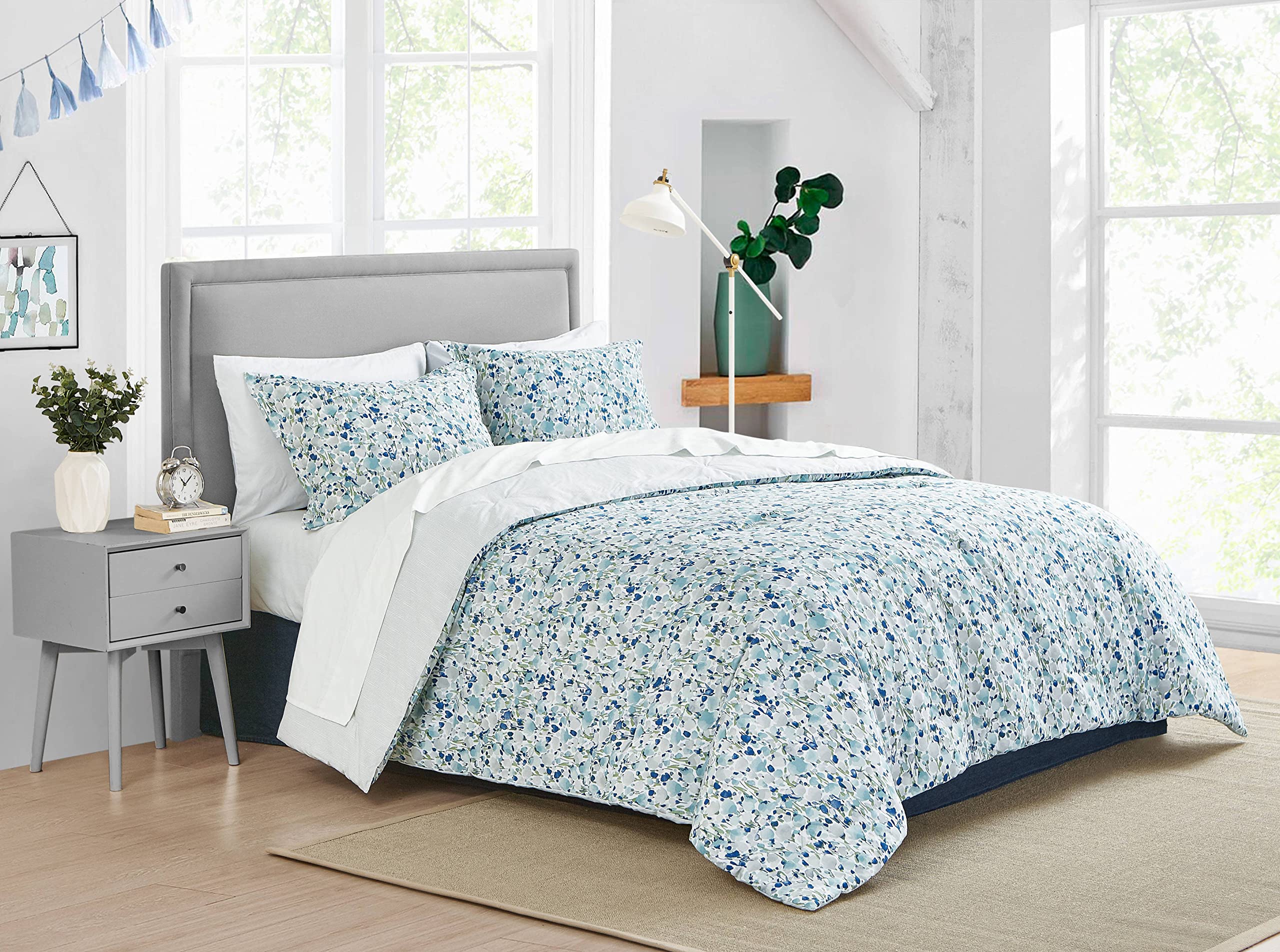 Poppy & Fritz - Queen Duvet Cover Set, Reversible Cotton Bedding with Maching Shams & Zipper Closure, All Season Home Decor (Olivia Blue, Queen)