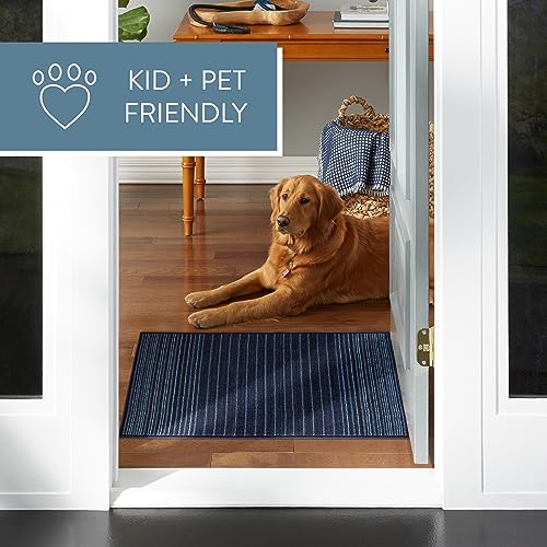 TOWN & COUNTRY BASICS Layne Modern Stripe Everwash™ Washable Area Rug with Non-Slip Backing, Pet Friendly Rug, Navy Blue/Blue, 20"x35"