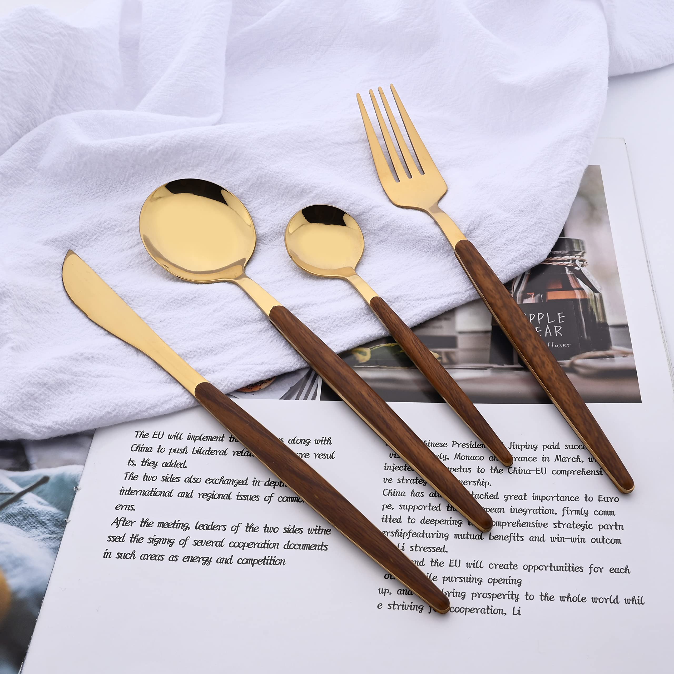 Uniturcky 24-Piece Silverware Set for 6, Silver Mirror Polished Stainless Steel Flatware Set, Wooden Effect Handle Utensil Set for Home Hotel Restaurant, Family Cutlery Set Include Knife Fork Spoon
