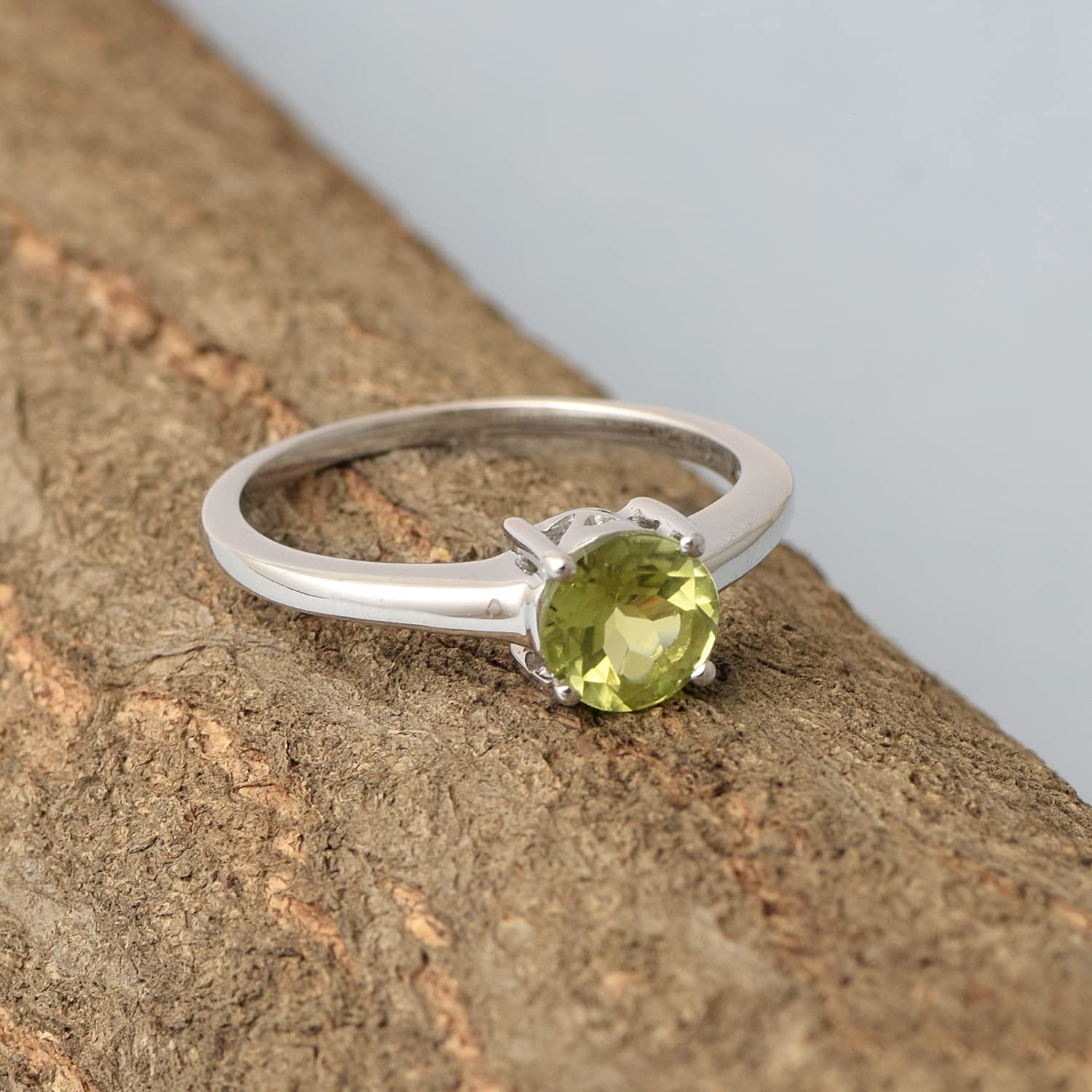 925 Sterling Silver Green Peridot Solitaire Women Ring (1.00 Ct, 6MM Round, Gemstone Birthstone) (Sterling Silver, 8)