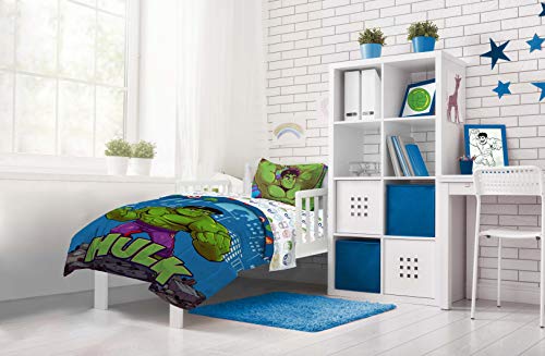 Jay Franco Marvel Super Hero Adventures Hulk Out 4 Piece Toddler Bed Set β Super Soft Microfiber Bed Set Includes Toddler Size Comforter & Sheet Set (Official Marvel Product)