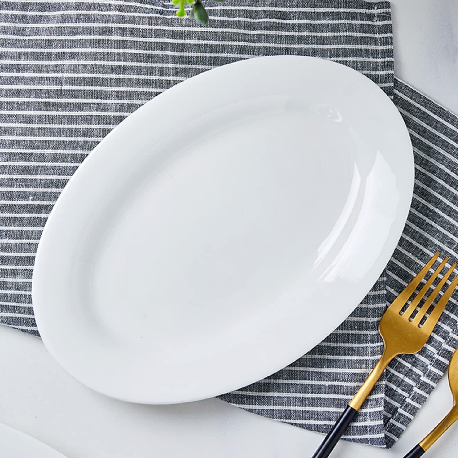 AEEISHOMEREFORM 4 Pack Melamine Oval Platter, 14" x 10" Restaurant Serving Plate Trays Large Dinner Plates for Fish, Steak, Chicken, Barbecue, Party, White (White, 4 PCS)