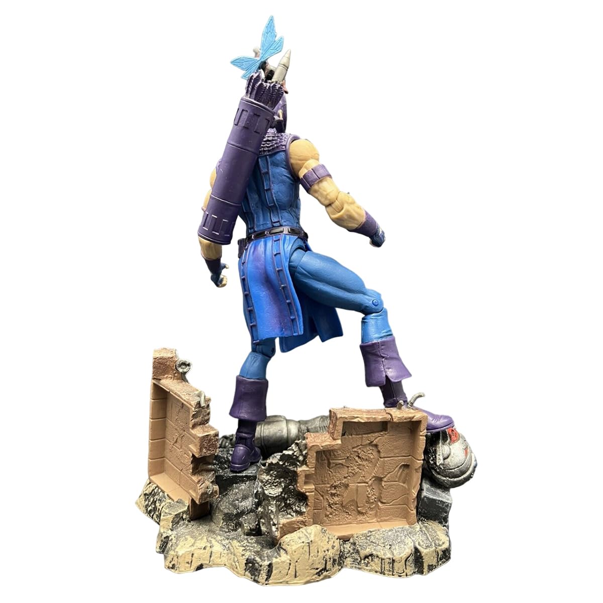 Diamond Select Toys Marvel Classic Hawkeye Action Figure