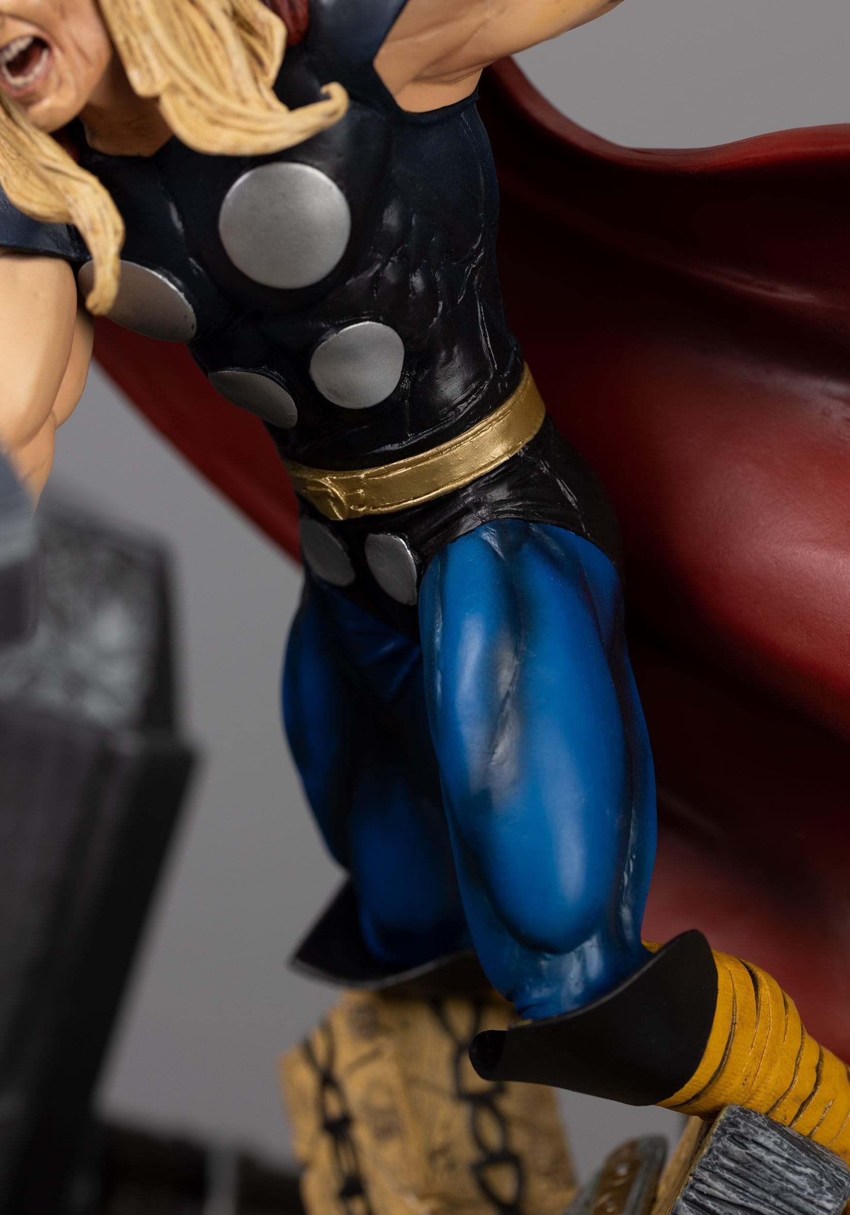 Diamond Select Toys Marvel Gallery Thor PVC Statue, Multicolor, 9 inches