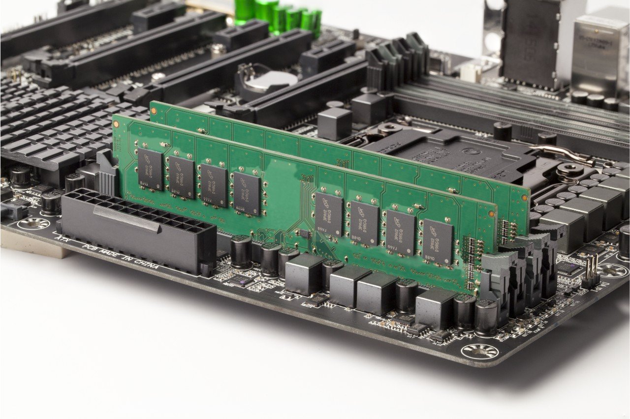 Crucial 64GB Kit (16GBx4) DDR4 2400 MT/s (PC4-19200) DR x8 DIMM 288-Pin Memory - CT4K16G4DFD824A