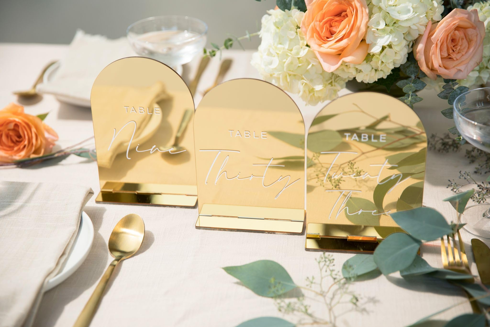 daphie&mae Gold Table Numbers - Double Sided Acrylic Mirrored Wedding Table Numbers for Wedding Reception, Engagement - 4.7 x 6.7 Inches (Double Sided 1-20)