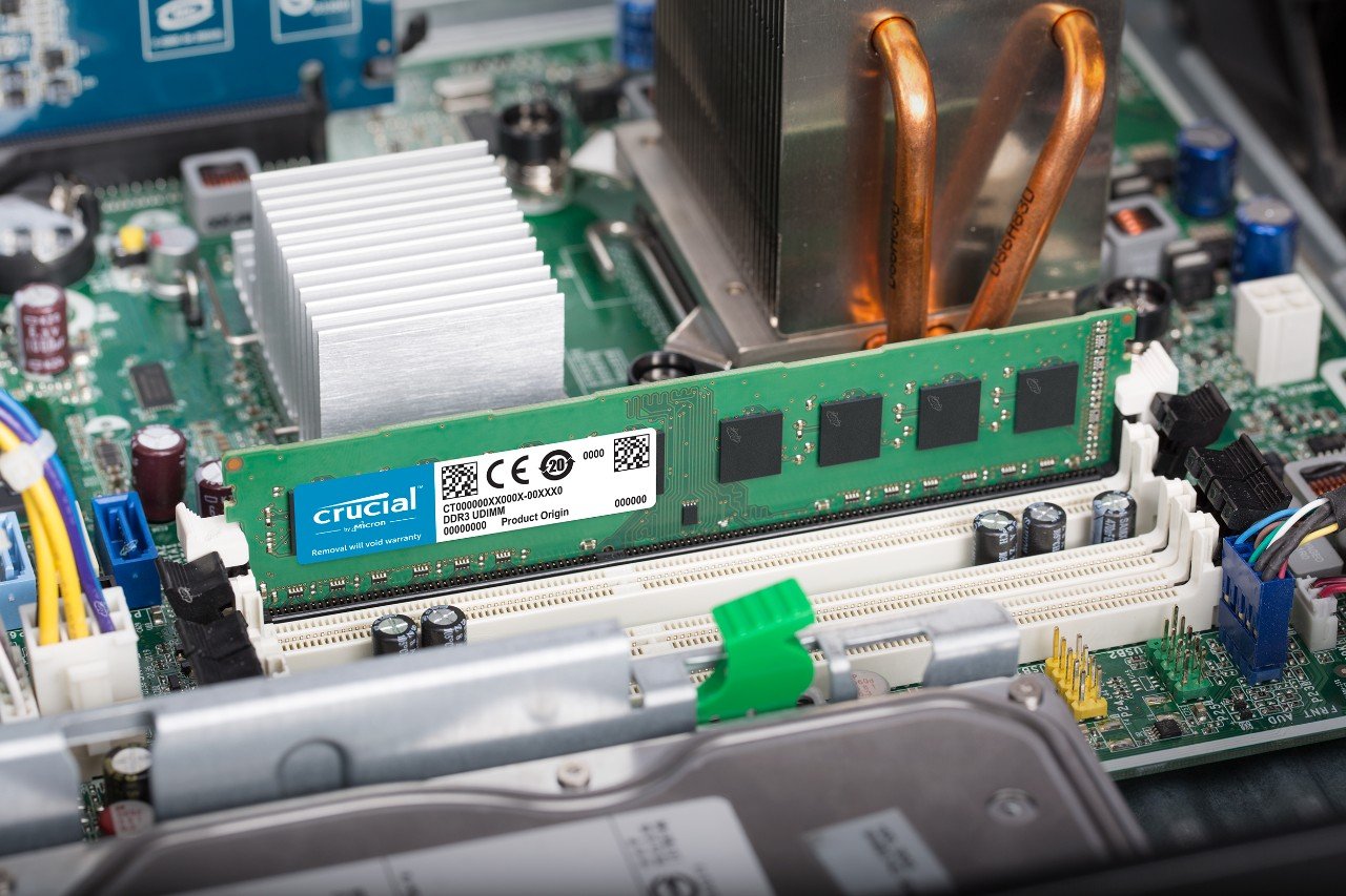 Crucial Technology 4GB, 240-pin DIMM, DDR3 PC3-12800,