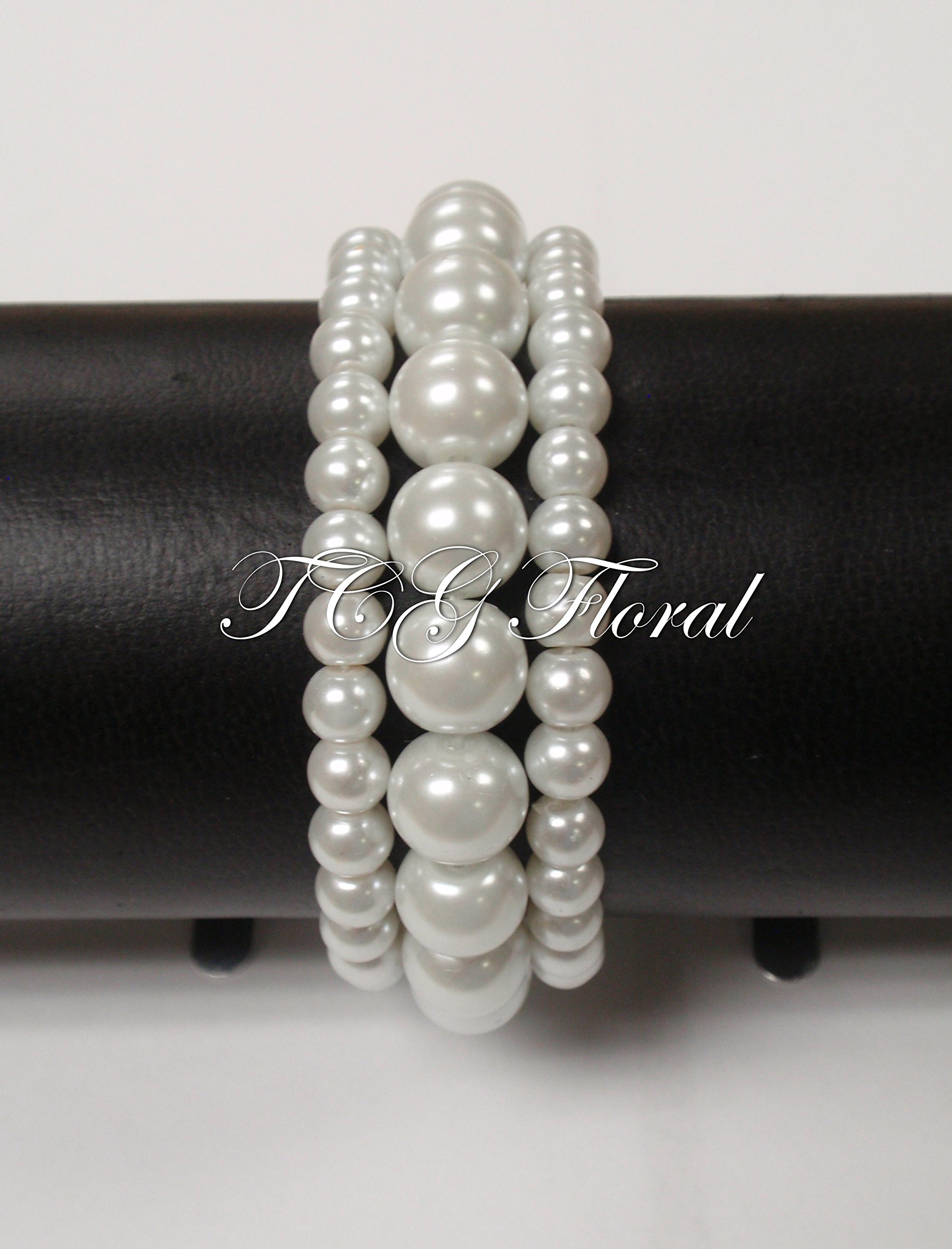 Bubble Pearl Beaded Corsage Wristlet in Sugar White