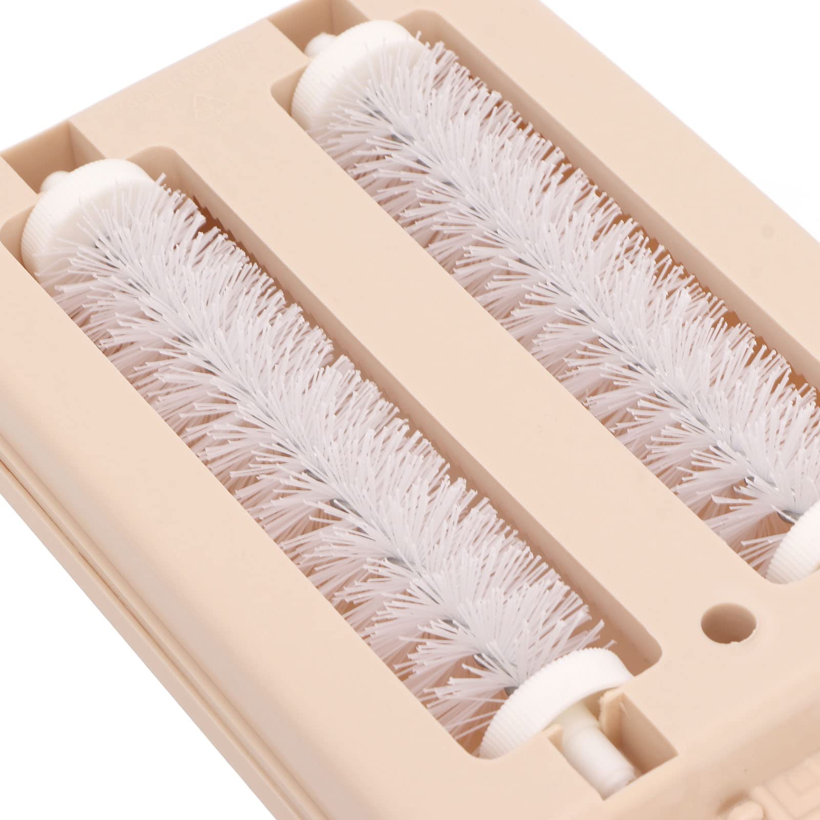 Carpet Table Sweeper Brush, Sofa Sweeper Brush, The Handle Made of PP Material is Comfortable Easy to and The is Without Deformation for Bed Clothes Desktop
