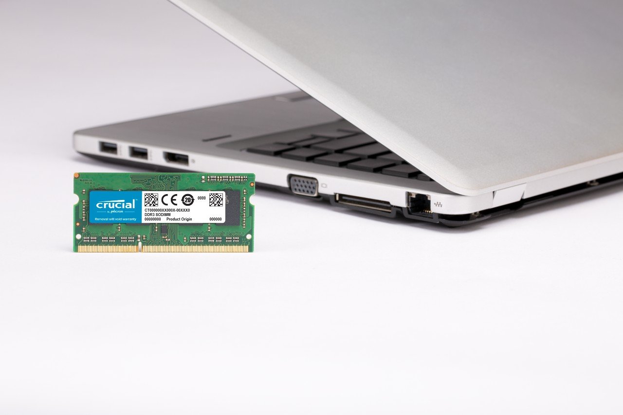 Crucial RAM 8GB Kit (2x4GB) DDR3 1600 MHz CL11 Laptop Memory, Green, CT2KIT51264BF160BJ