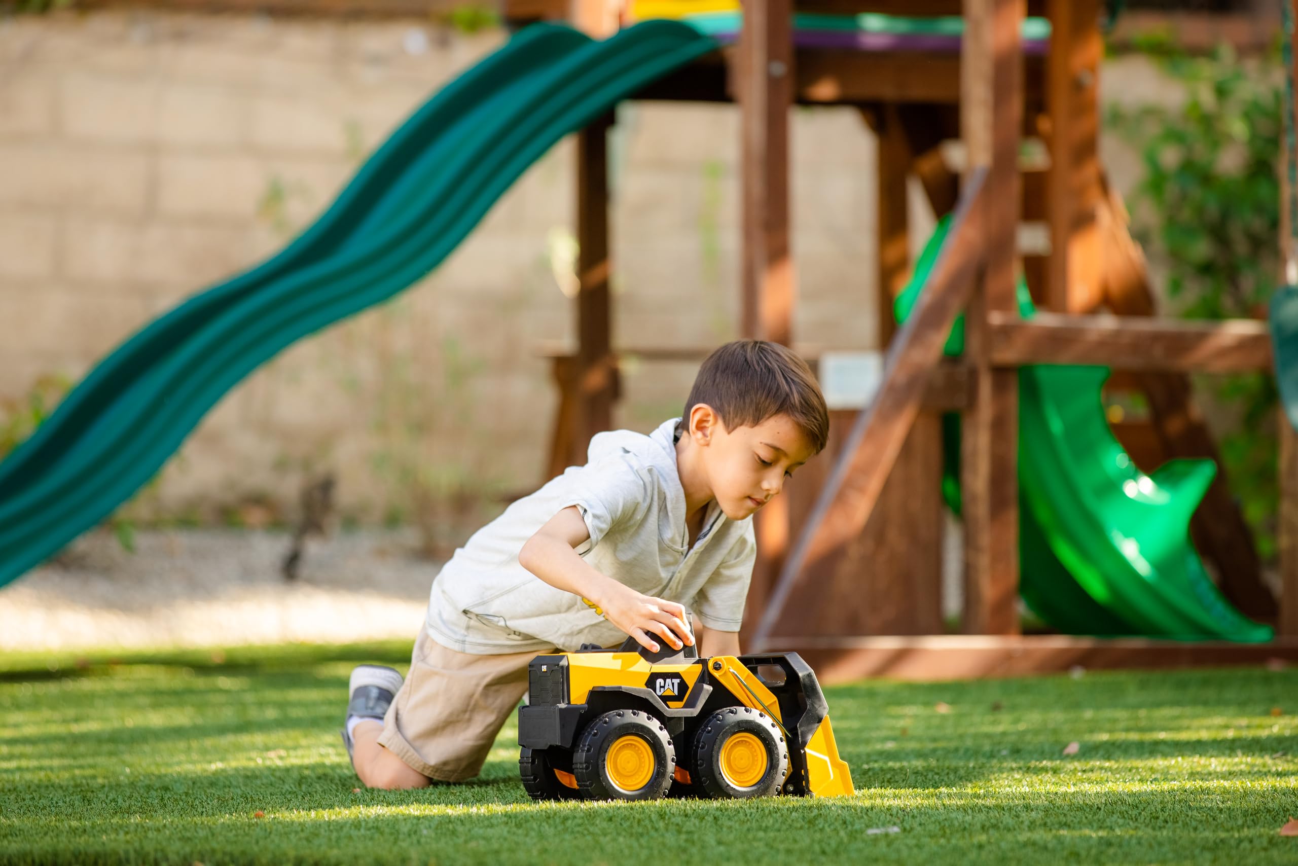 CAT Construction Toys, 16" Steel Front Loader Toy, Built to Last, Ideal for Boys, Ages 3+, EduCATional Toy For Kids.