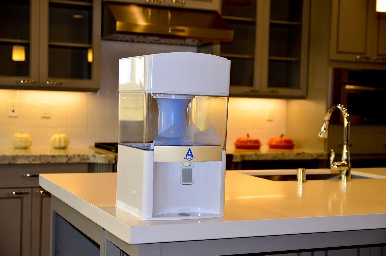 AQUASPREE Premium 5 Gallon Countertop Water Purification System. Transform Regular Tap Water to Smooth Clean Refreshing Alkaline Mineral Drinking Water