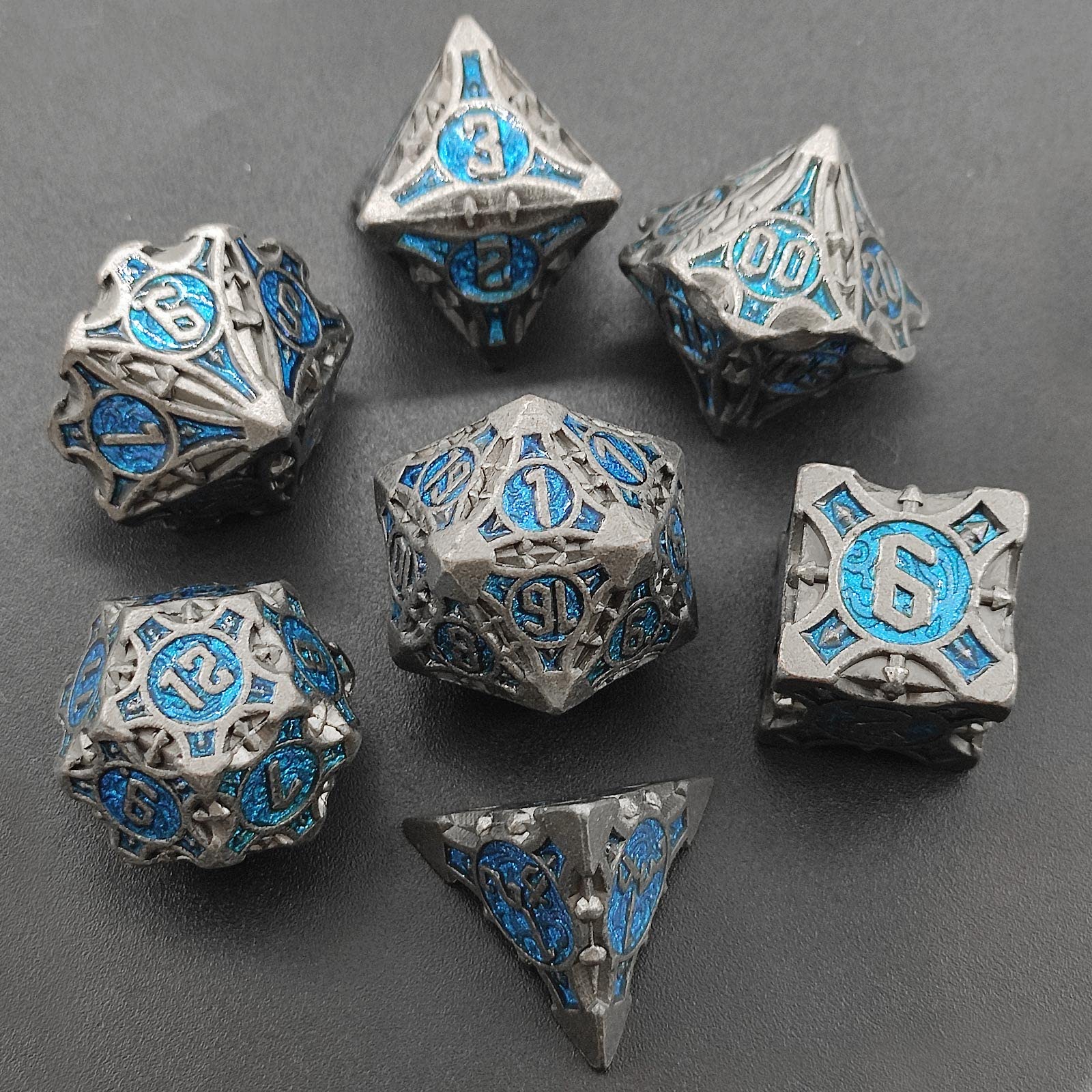 AHDKEJG Metal DND Dice Set of 7 Dungeons and Dragons D&D RPG MTG Polyhedral Figit Dice Table Games D20 Pathfinder Card Accessories Gift Black Leather Bag-Silver Green