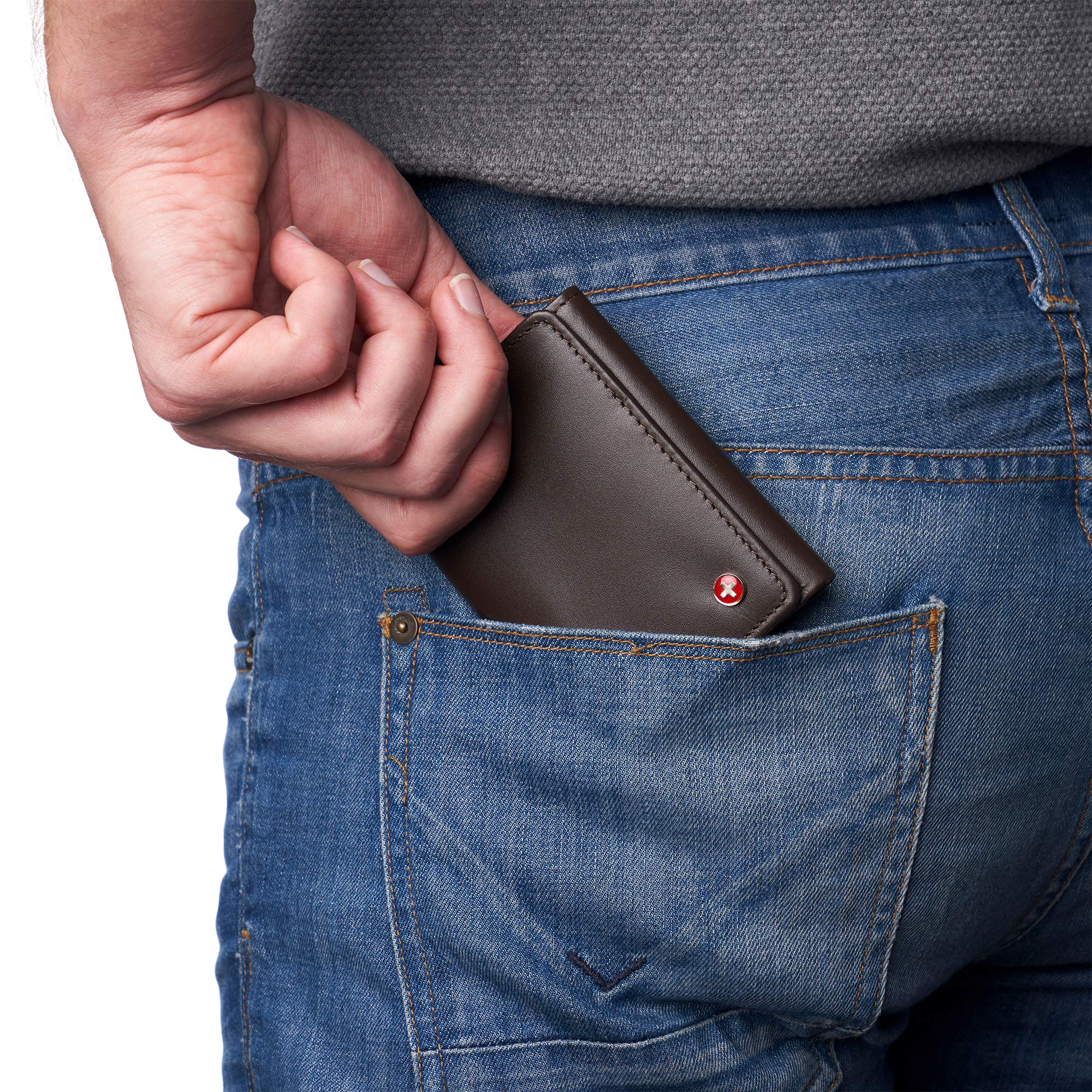 Alpine Swiss Leon Mens RFID Blocking Trifold Wallet Smooth Leather Comes in Gift Box Black