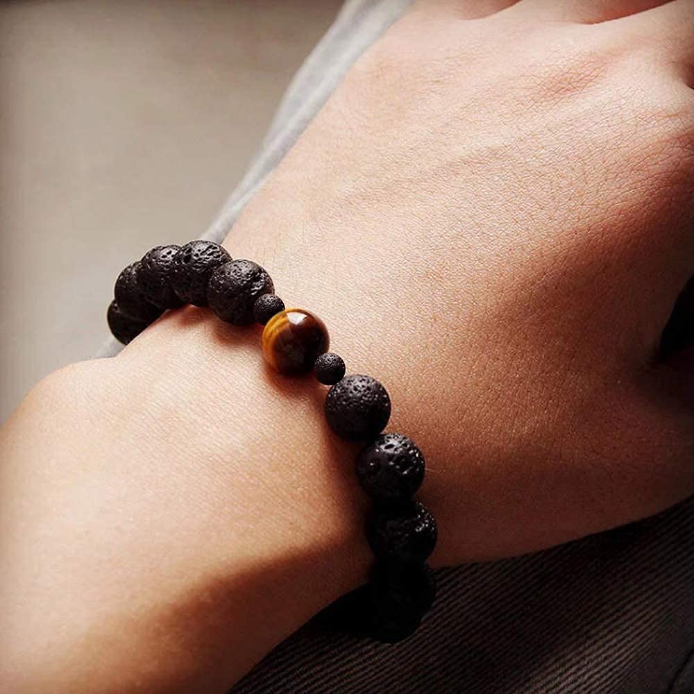 752pcs Lava Beads Kit, Lava Stone Rock Beads Chakra Beads Spacers Beads with 2 Rolls Elastic Bracelet String and Needle for Essential Oils Bracelet Necklace Jewelry Making (8mm 6mm 4mm)