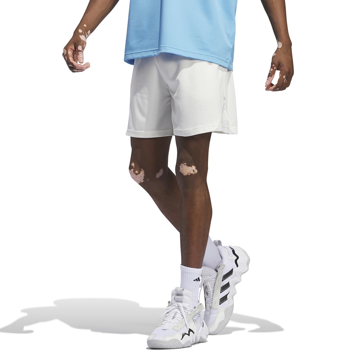 adidas Men's Badge of Sport Shorts, Halo Silver (Primeblue), Large