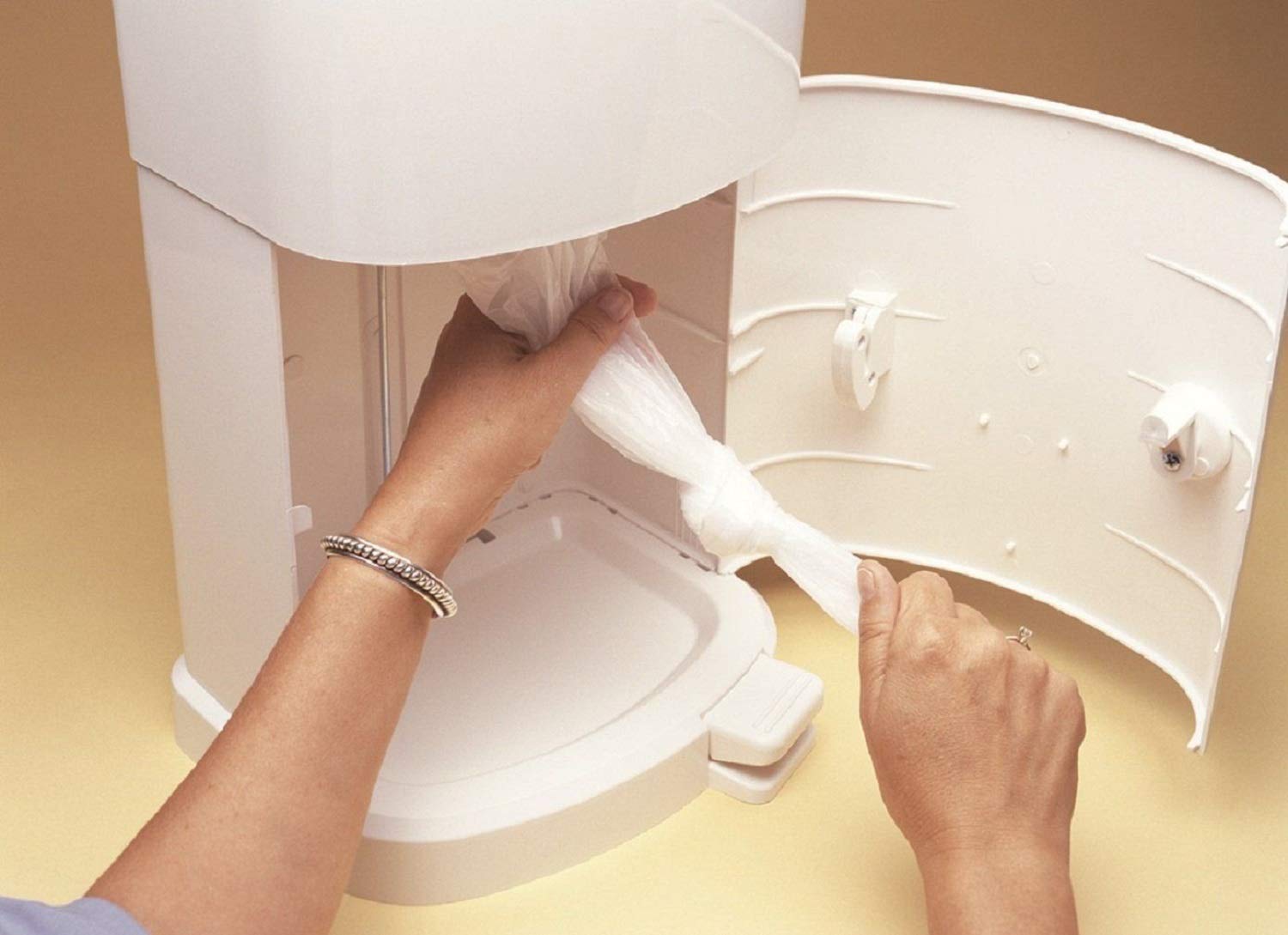 Akord 8-Pack Liner Refills For Janibell 330 Model Adult Diaper System (2 Packs in 4 Boxes) A Single Liner Pack Will Last For Over 1000 Adult Briefs Using The Akord Continuous Liner System Of Disposal.