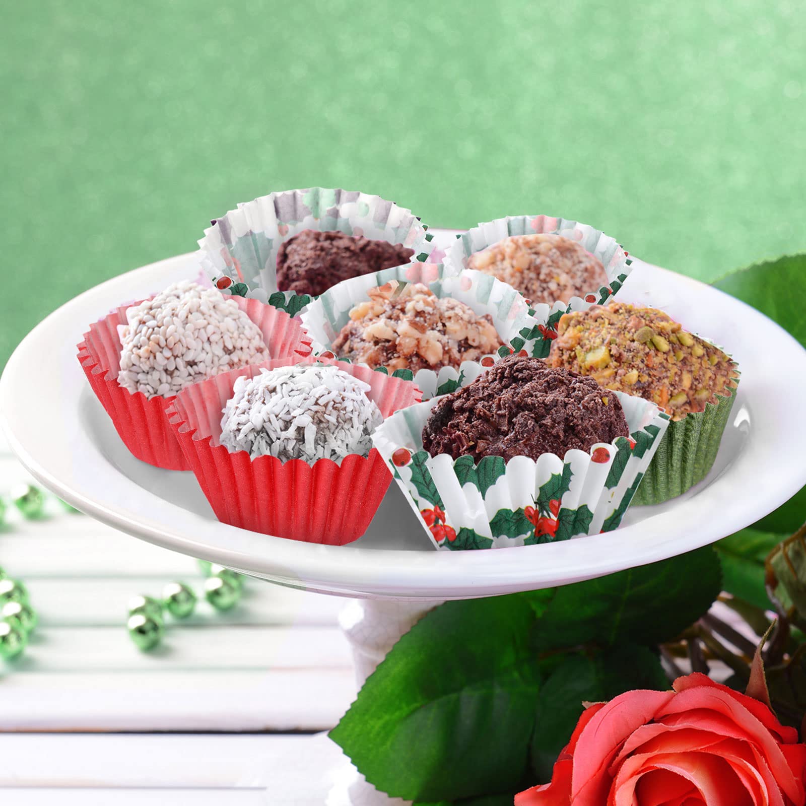 600 Pcs Christmas Cupcake Liners Mini Muffin Liners Paper Candy Cups 1.3 Inch Holly Print Baking Cups Small Xmas Cupcake Wrappers Cupcake Liners for Baking Truffles Chocolates Making (Elegant Style)