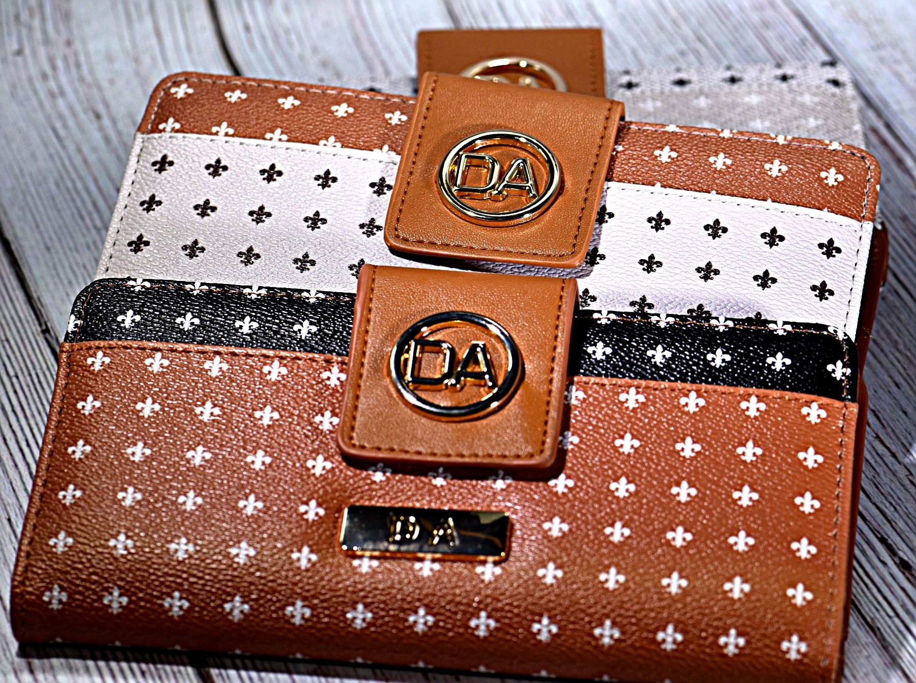 DA Women's RFID Blocking designer Leather Wallet Large Phone Holder Clutch Travel Purse Wristlet wallets for women (Tan & Beige)