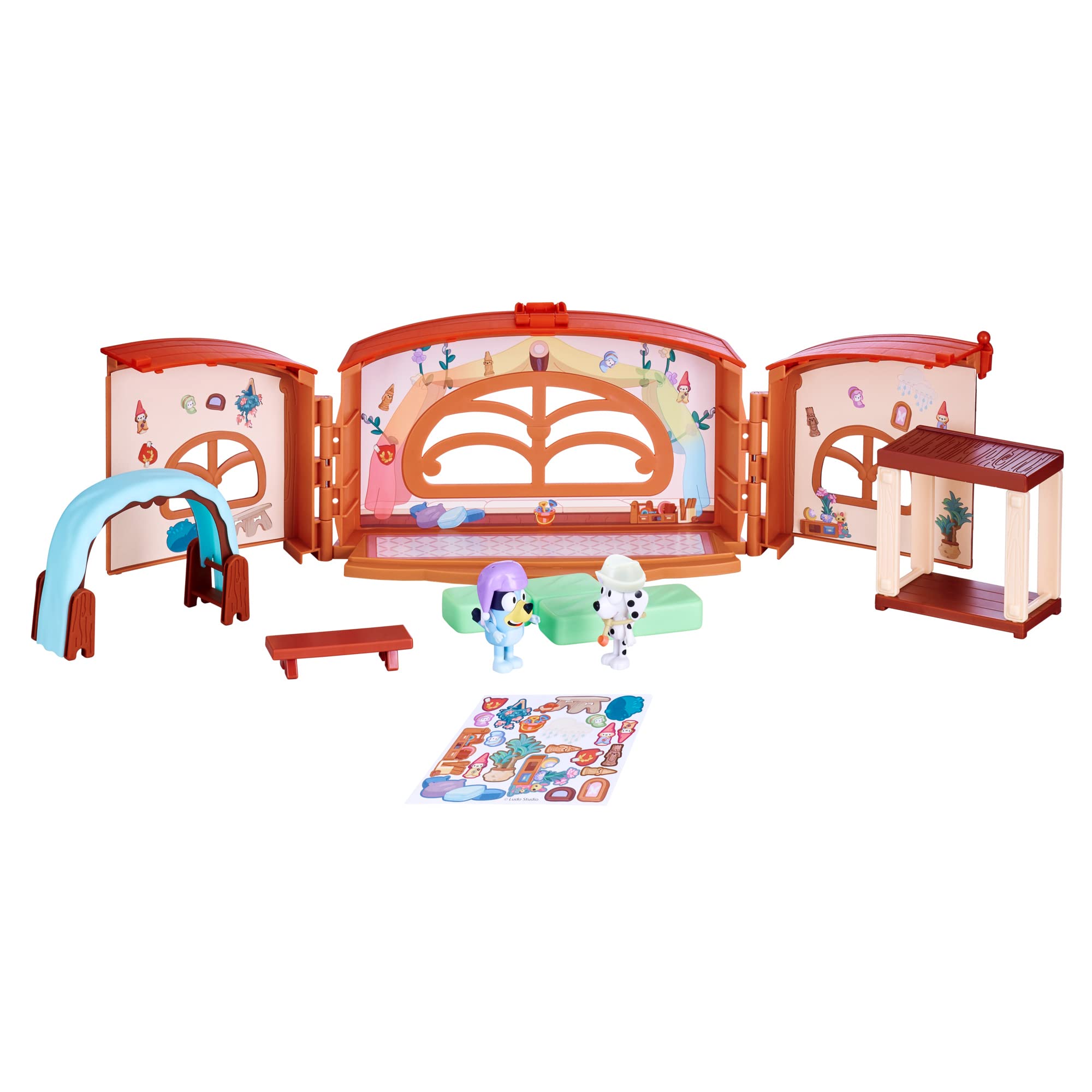 Bluey School Friends - Calypso's School Playset, 2.5-3" Chloe posable Figures & Playset