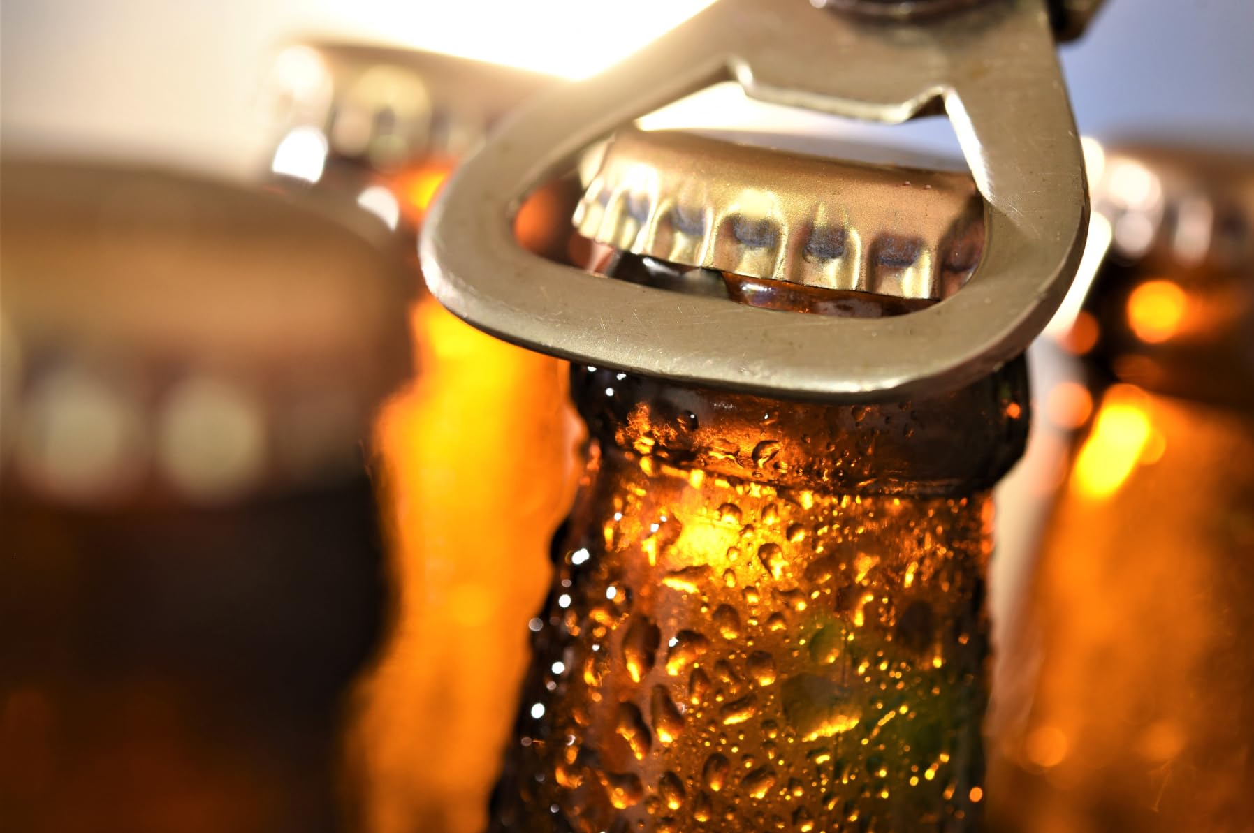 Alchemade Brass Giraffe Bottle Opener - Unique Shaped Metal Opener For Beer Or Any Sealed Bottle In A Modern, Contemporary And Mid-century Style - Perfect For Home, Bars Or Restaurants