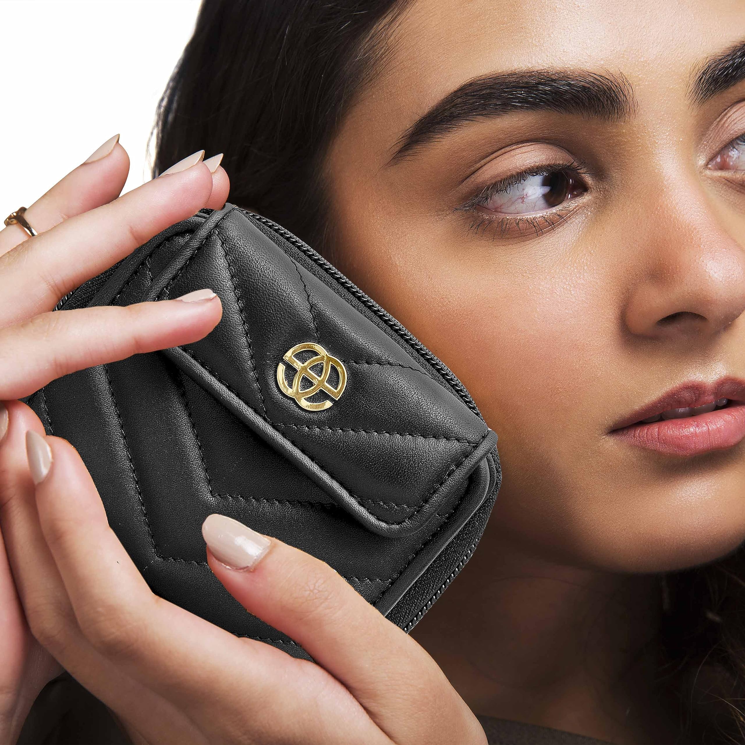 eské Medina - Tri-Fold Mini Wallet - Genuine Quilted Leather - RFID Blocking - Holds Cards, Coins and Bills - Compact Design - Pockets For Everyday Use - Travel Friendly - Water Resistant - For Women