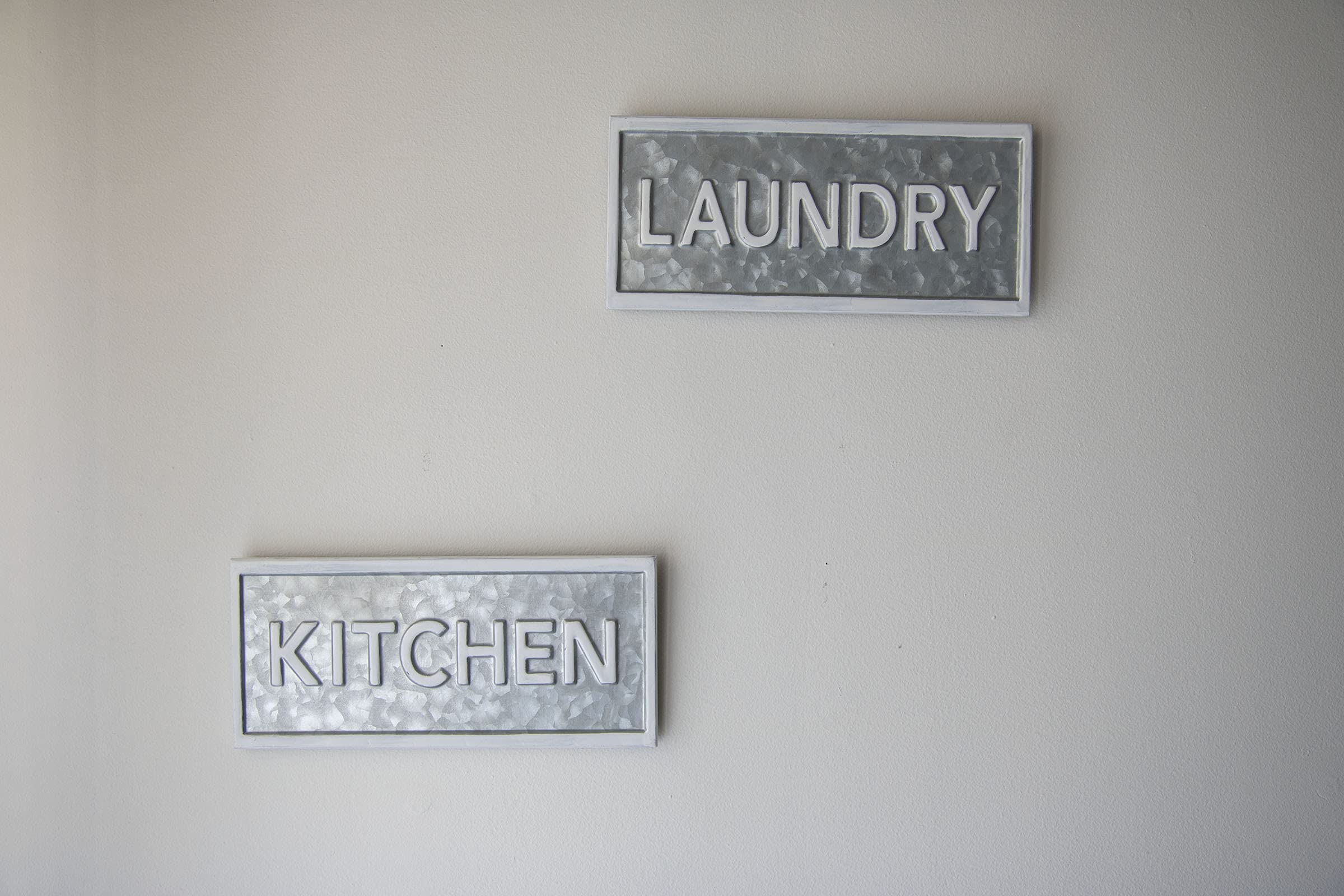 Foreside Home & Garden Galvanized White Metal Kitchen Wall Décor