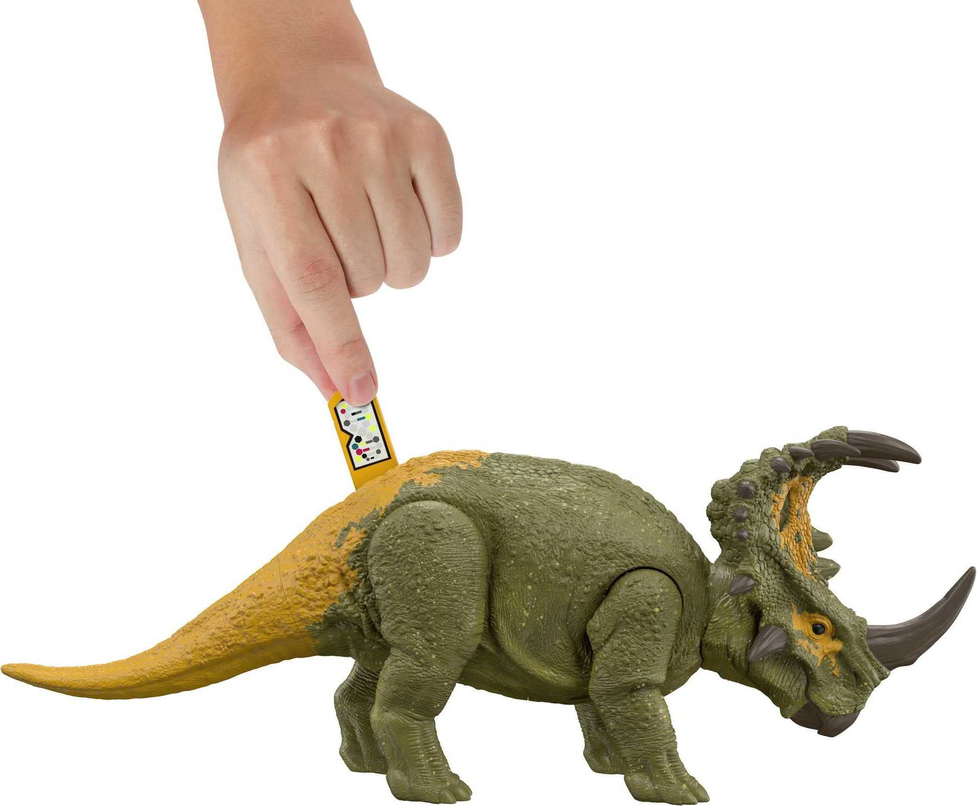 Mattel Jurassic World Dominion Roar Strikers Dinosaur Action Figure with Roaring Sound & Attack Action, Sinoceratops Dino Toy Includes Downloadable App & AR