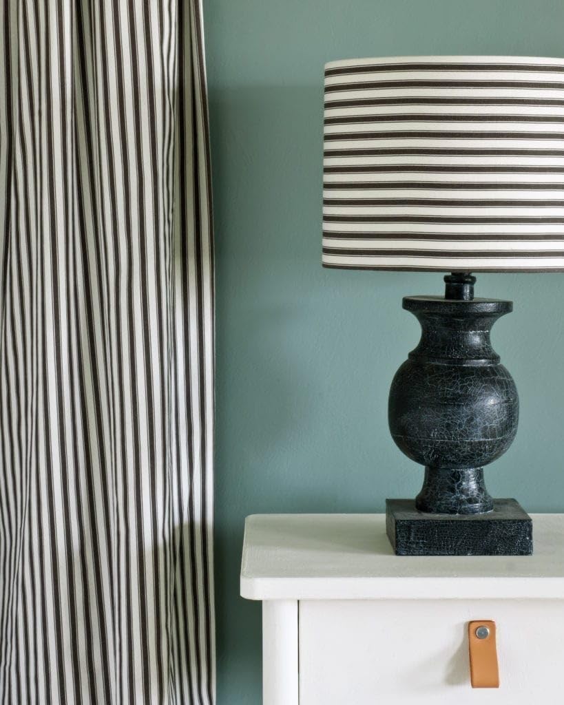 Annie Sloan Chalk Paint® Old White Litre