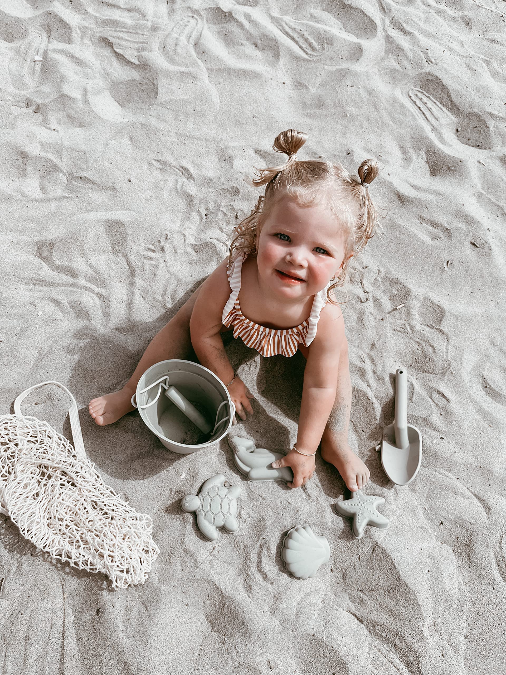 BraveJusticeKidsCo. | Silicone Summer Beach Set XL | Toddler Sandbox Toys | + Beach Bag + Watering Can & Rake (Warm Sand)