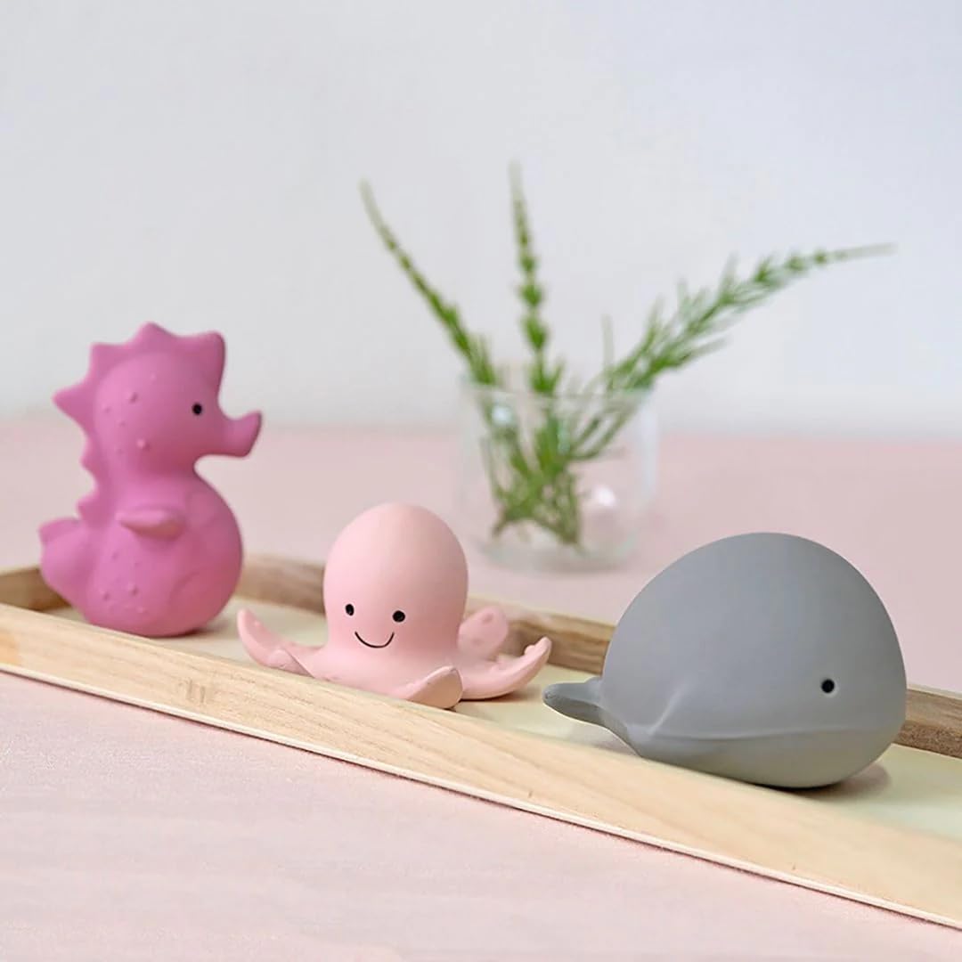Tikiri Toys Ocean Buddies Whale Natural Rubber Rattle (Gray)