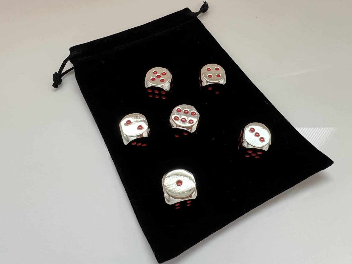 Set of 6 Dice World Solid Zinc Alloy Metal Dice (16mm) with Synthetic Leather Dice World Cup (Red Pips)