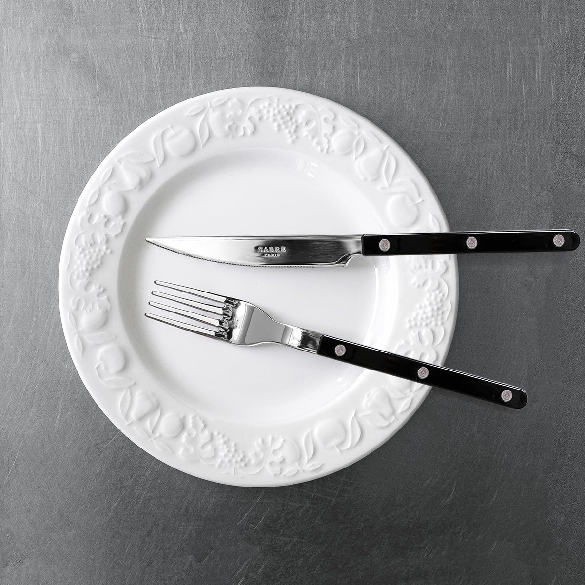 SABRE PARIS - 5-Piece Flatware Set - Bistrot Collection - Knife, Fork, Soup Spoon, Teaspoon & Dessert Fork - Stainless Steel & Nylon - Dishwasher Safe - Fern Green - Brilliant Finish