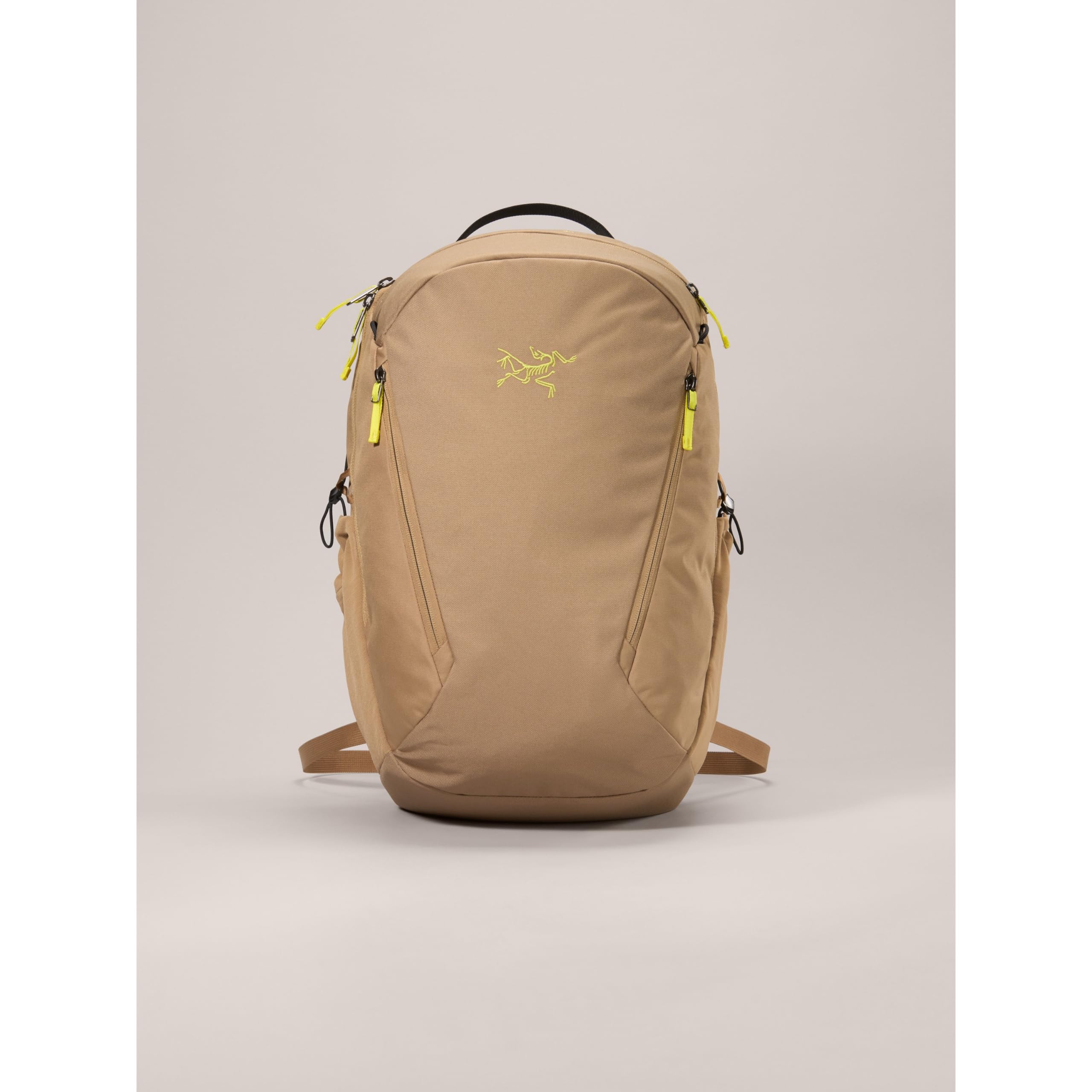 Arc'teryx Mantis 26 Backpack | Highly Versatile 26L Daypack | Smoke Bluff, One Size