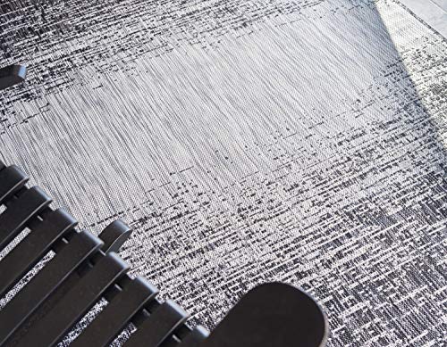 Unique Loom Outdoor Modern Collection Area Rug - Ombre (4' 1" x 6' 1" Rectangle, Charcoal Gray/ Ivory)
