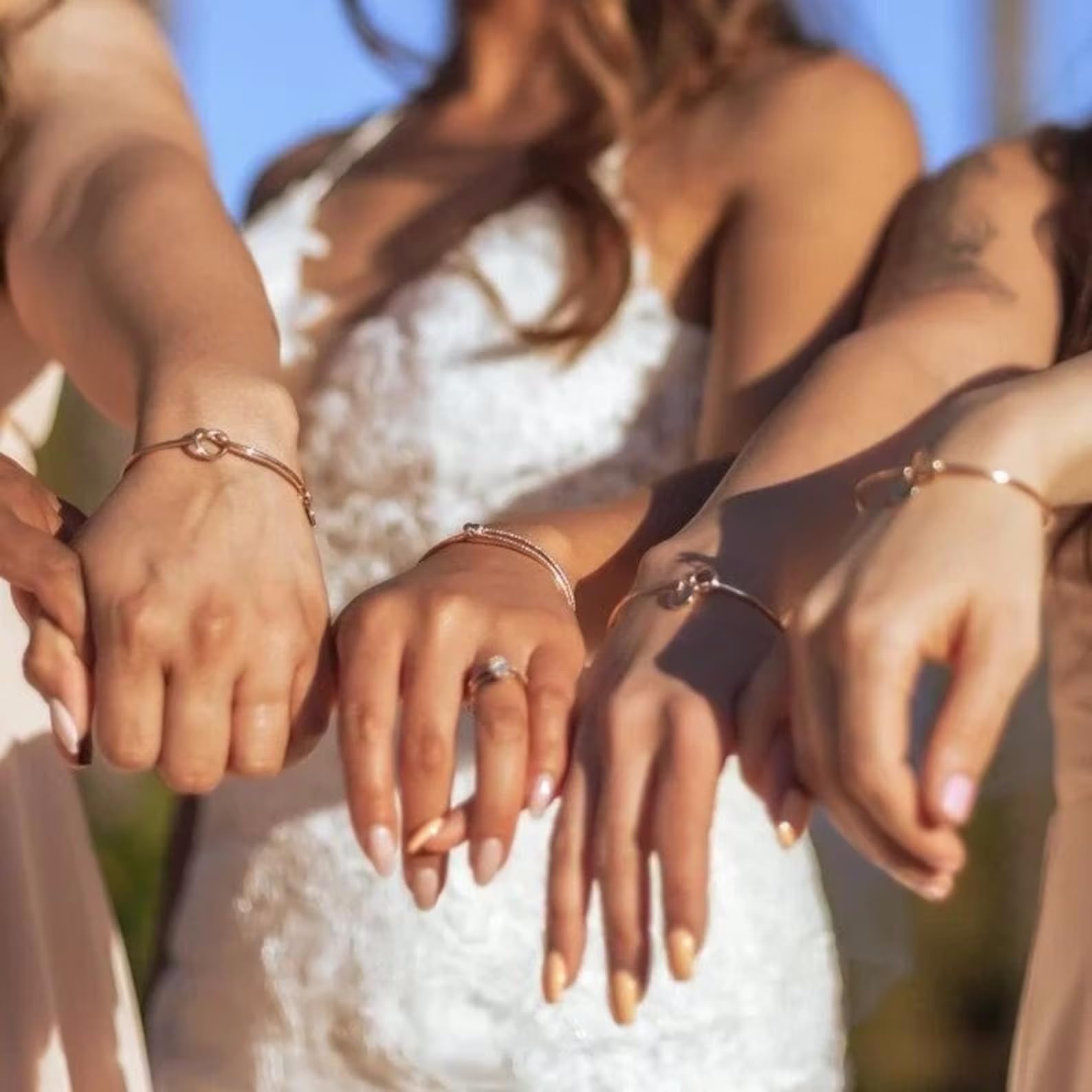 AlacrityGifts Love Knot Bangle Bracelet - Simple Tie The Knot Cuff Stretch Bracelet for Bridesmaid Proposal - Bridesmaid Gift Box - I Couldn't Tie The Knot Without You, Wedding Gift (Silver)