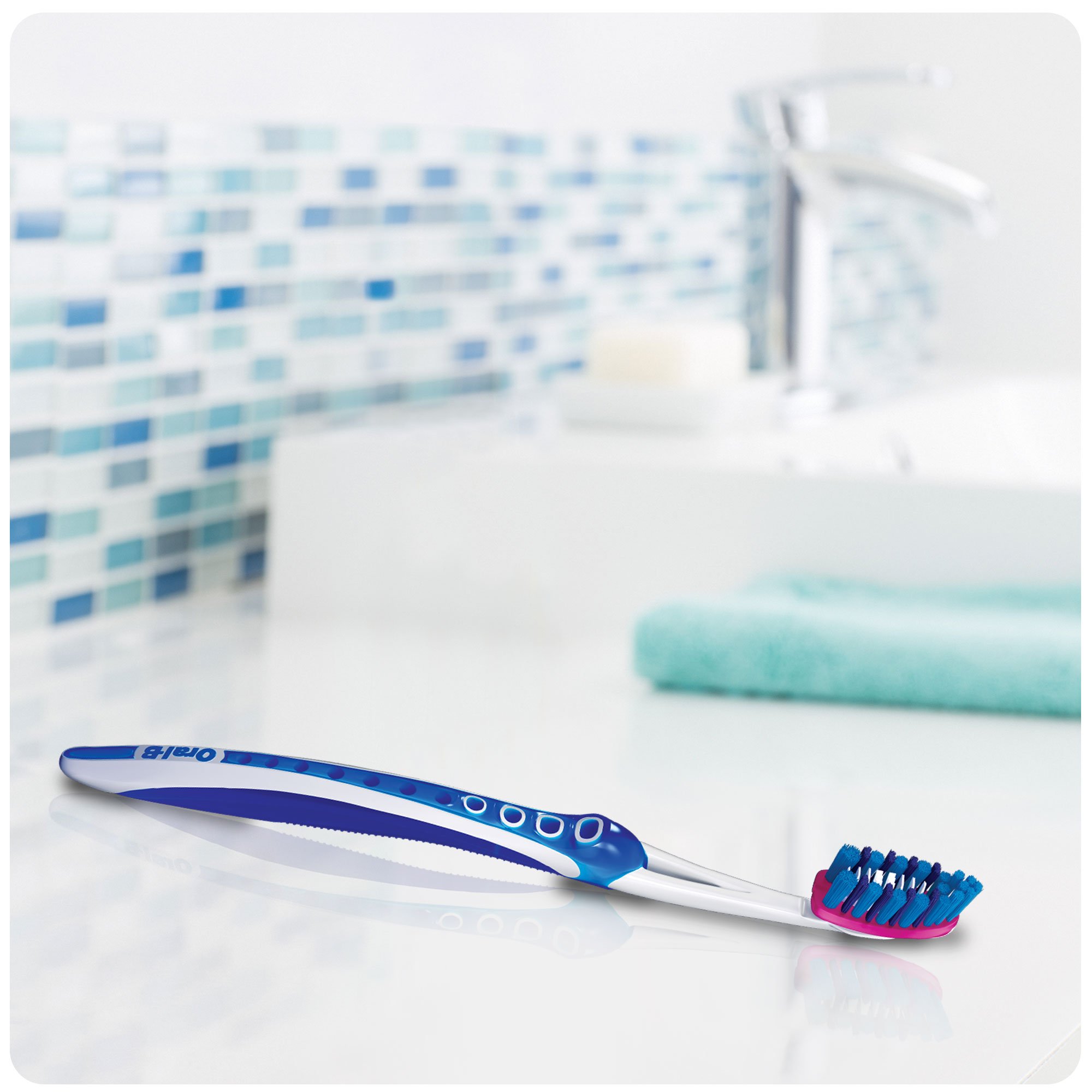 Oral-B 3D White Luxe Pro-Flex 38 Medium Manual Toothbrush Twin Pack, 2 Count